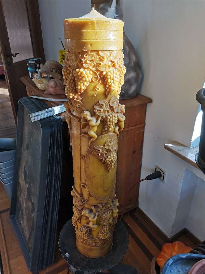 Riesige Kerze mit Reben und Engeln - www.dieschatzkisteimnetz.de